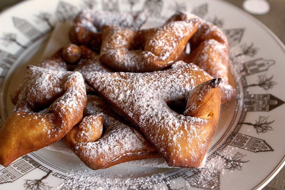 Les bugnes lyonnaises - L'Atelier Gourmand